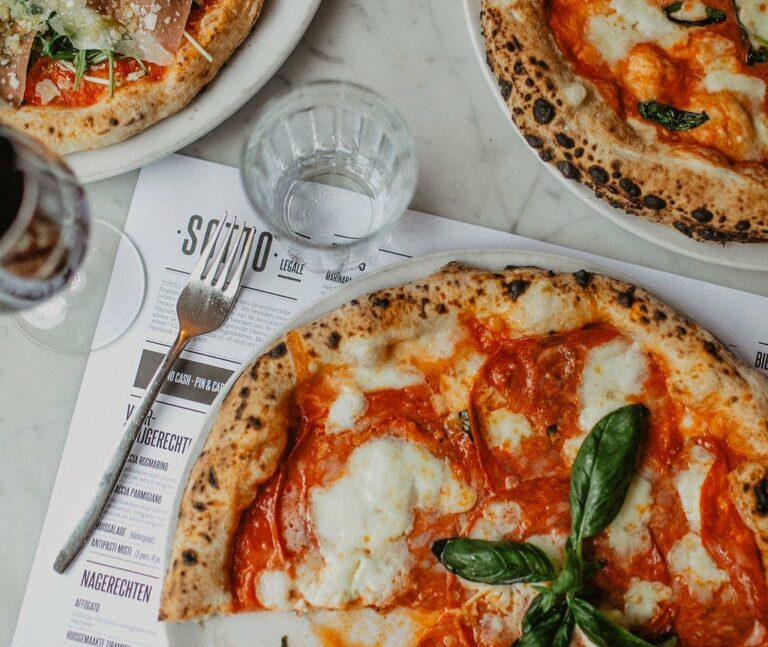 Beste pizza in Amsterdam: 12 x populaire pizzeria's | GIRLS WHO