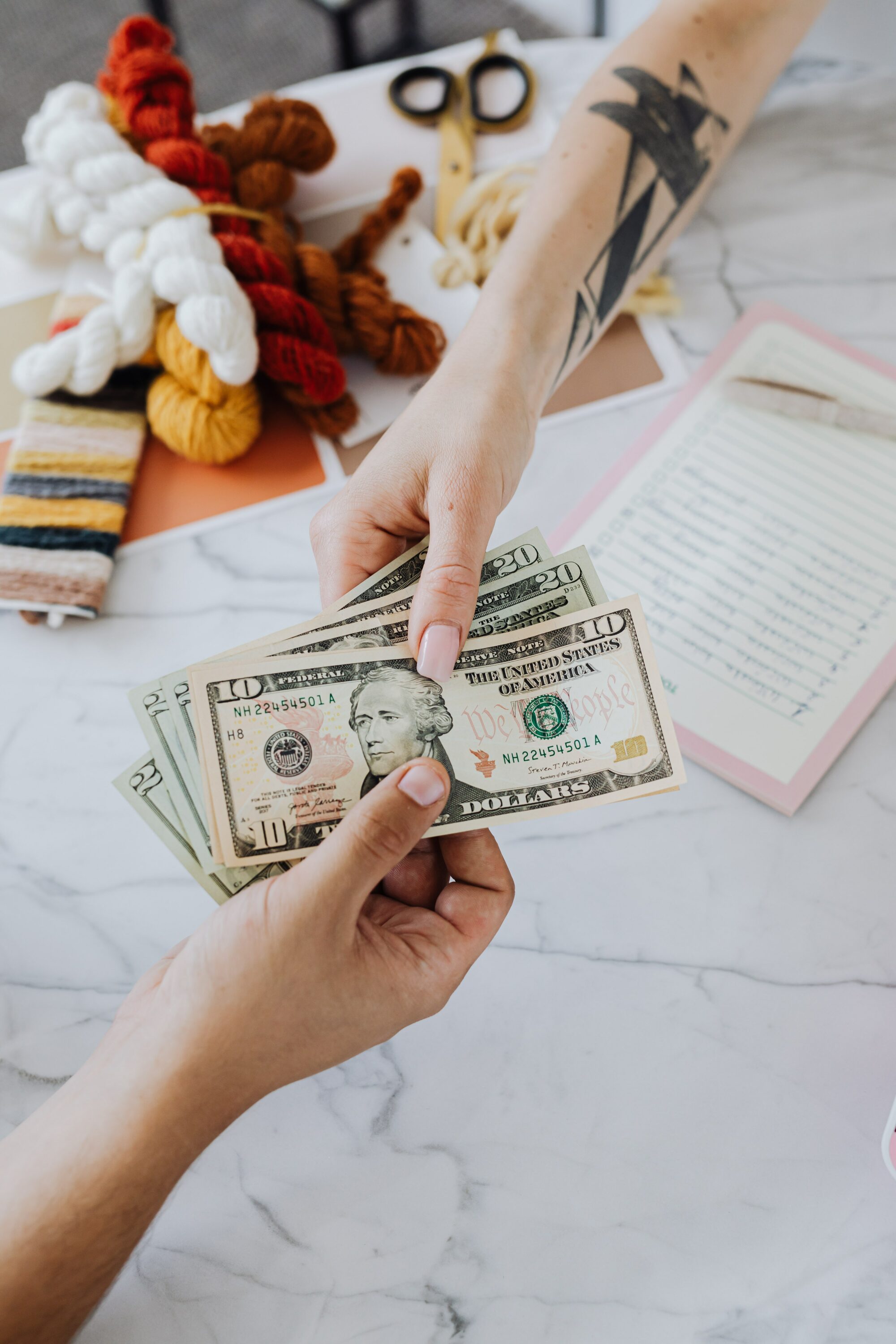 Geld overhouden als starter: zo doe je dat | GIRLS WHO MAGAZINE