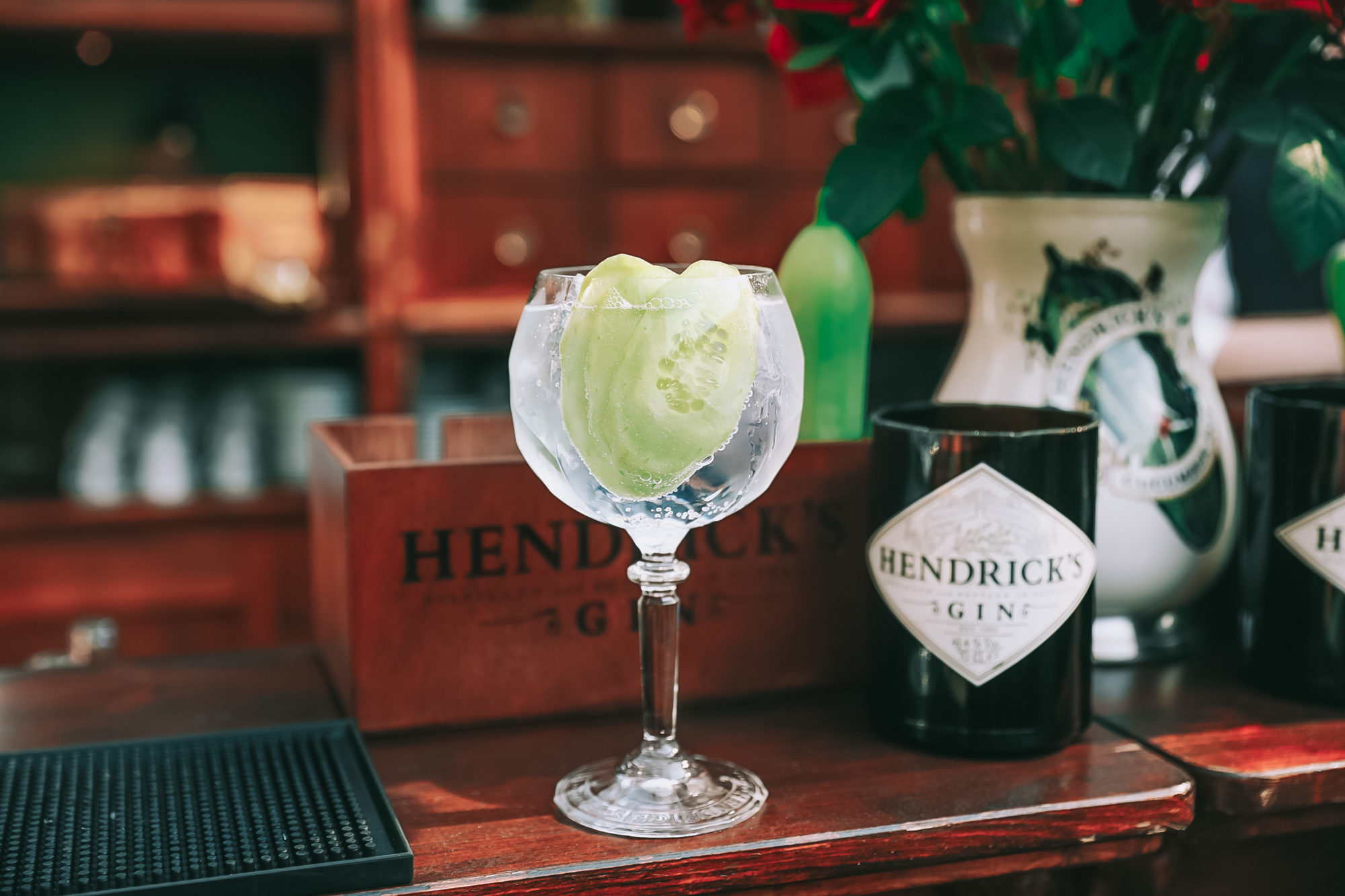 Tip: Hendrick's Pop-up bar & Komkommerspelen | GIRLS WHO