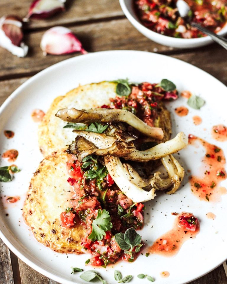 Recept knolselderij steak met Oesterzwam & Chimichurri | GIRLS WHO