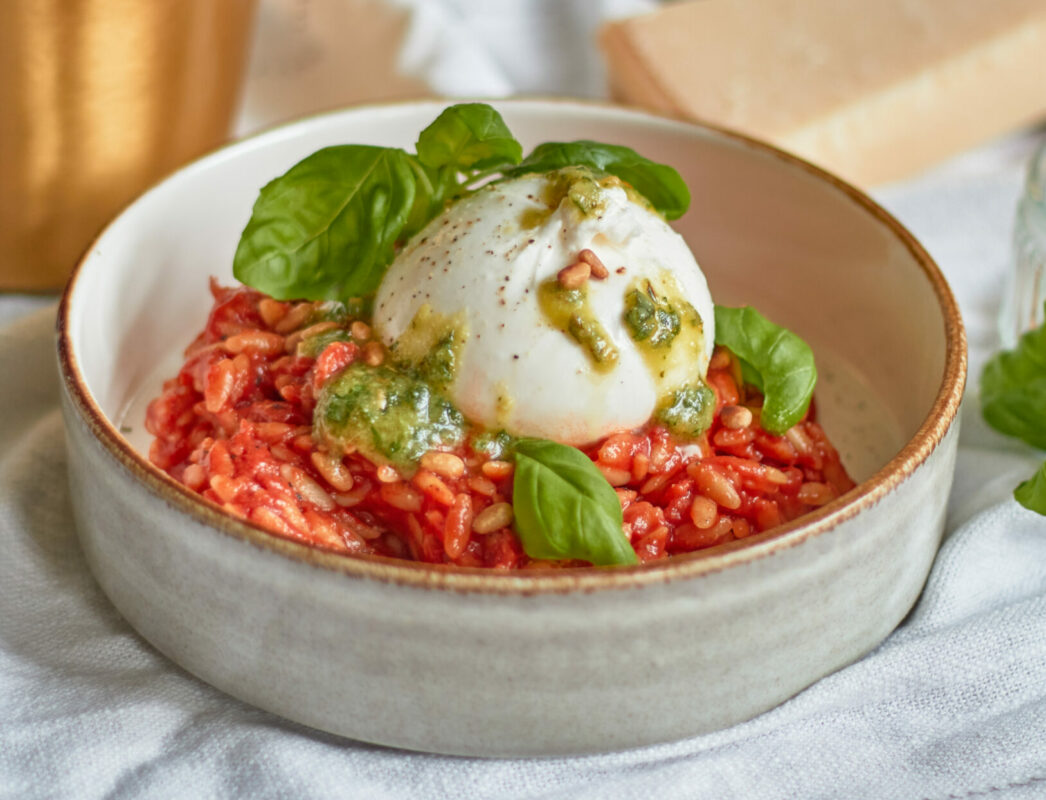 Recept Orzo met Tomaat en Burrata | GIRLS WHO MAGAZINE